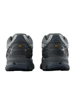 NEW BALANCE Round-toe Sneakers
