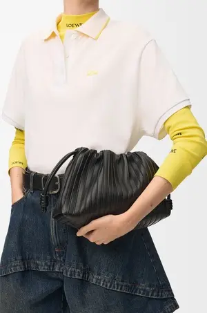 Loewe Medium Flamenco Pleats Purse In Nappa Lambskin - Black