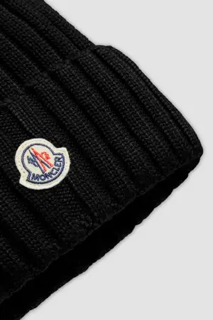 Moncler Ribbed Knit Logo Beanie