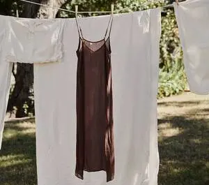 DÔEN Long Deep V-neck Slip - Umber