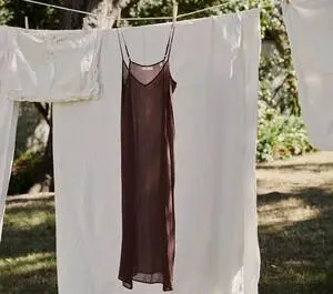 DÔEN Long Deep V-neck Slip