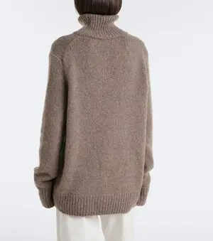 THE ROW Plira Cashmere Turtleneck Sweater - Grey