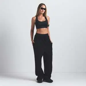 SKIMS Racerback Bra | Black | | Nike Shine - Obsidian
