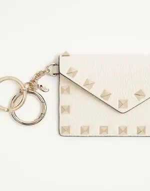 Valentino Garavani Rockstud Charm In Grainy Calfskin - Ivory