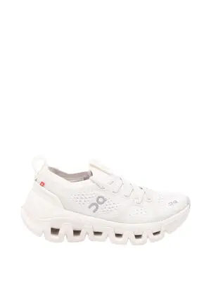 On X Run - White