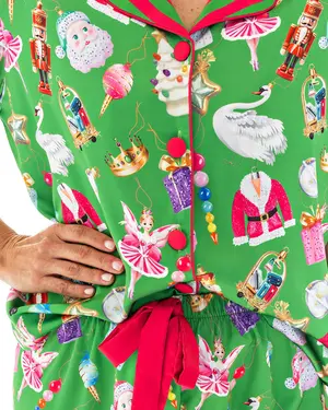 SUNSHINE SOCIETY Holiday Bauble Silky 3/4 Sleeve Shorts Set