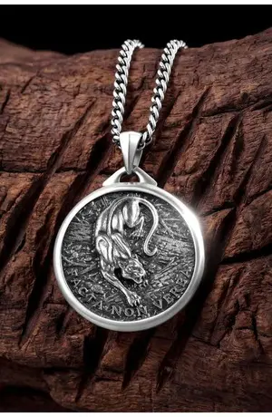 VINCERO The Panther Pendant Necklace