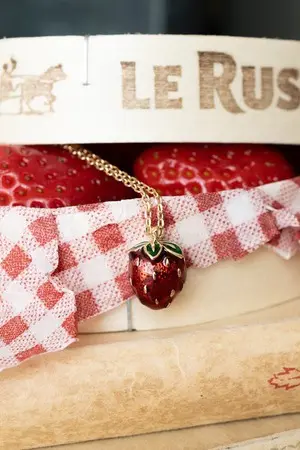 BILL SKINNER STUDIO Strawberry Pendant