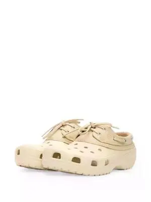 CROCS Classic Islander Clogs