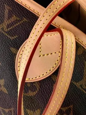 LOUIS VUITTON Neverfull Monogram Canvas Mm Tote Bag