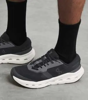 On Cloudrunner 3 Trainers