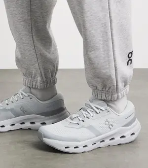 On Cloudrunner 3 Trainers