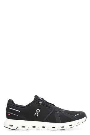 On Low-top Round-toe Sneaker - Black