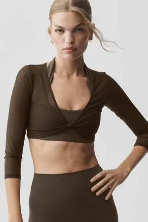Alo Yoga Mesh Knot Detail 3/4 Sleeve Cropped Top - Espresso