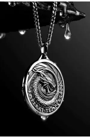 VINCERO The Dragon Pendant Necklace