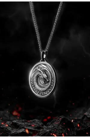 VINCERO The Dragon Pendant Necklace
