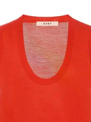 6397 Fine-knit Scoop-neck Vest