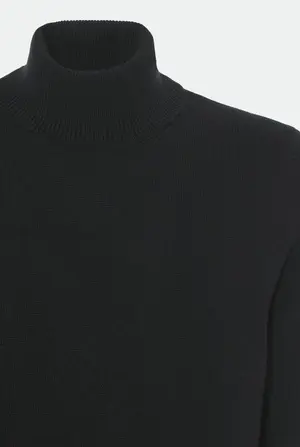 Malo Luxury Cashmere Turtleneck Sweater