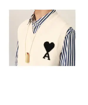 AMI Paris De Coeur V-neck Sweater Vest - Off-white/black