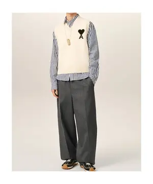 AMI Paris De Coeur V-neck Sweater Vest - Off-white/black