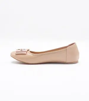 KNEETOES Bexley Ballerina Flats With Embellishment - Beige