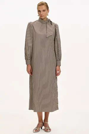EXQUISE Kaitlin Midi Dress
