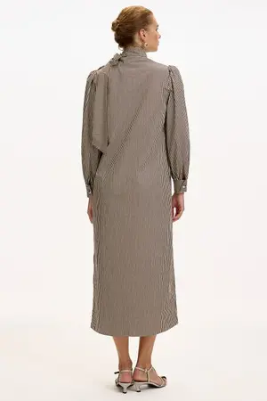 EXQUISE Kaitlin Midi Dress