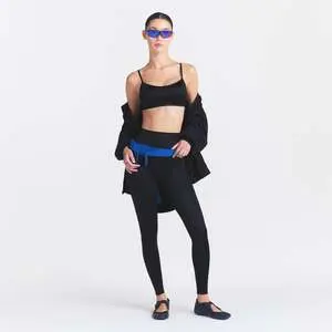 SKIMS Scoop Cami Top Bra | Black | Small | Nike Satin Shine - Obsidian
