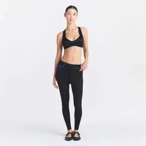 SKIMS Plunge T Back Bra | Black | | Nike Satin Shine - Obsidian