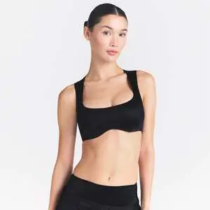 SKIMS Wide Scoop Bra | Black | | Nike Satin Shine - Obsidian