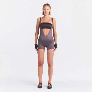 SKIMS Suspender 2.5" Onesie | Deep Neutral | | Nike Satin Shine - Resin