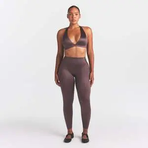 SKIMS Racerback Bra | Deep Neutral | | Nike Satin Shine - Resin