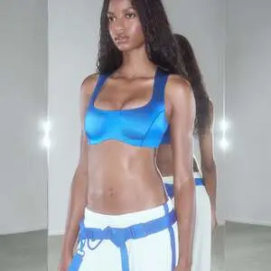 SKIMS Wide Scoop Bra | Blue | | Nike Satin Shine