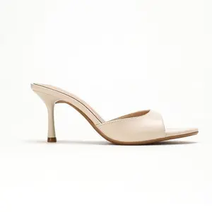 KNEETOES Dahlia Kitten Heels