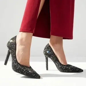 KNEETOES Melani Pump - Black