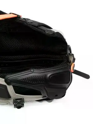 INNERRAUM Sculptural-panelled Messenger Bag