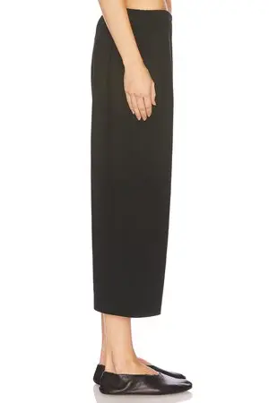 THE ROW Cosmo Short