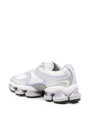 NEW BALANCE 2000 Sneakers