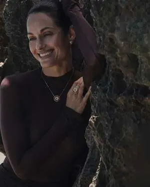 NELLY ROJAS Diamond Spora Fungheon Pendant Necklace