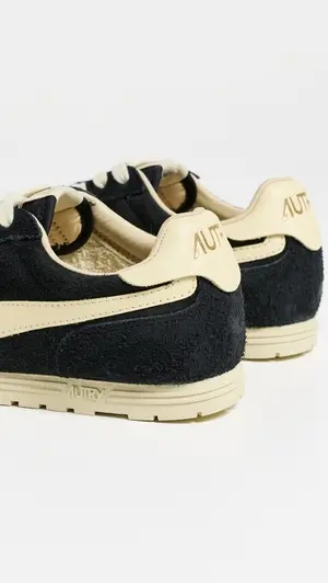 AUTRY Windspin Low Suede Sneakers - Blk/rut