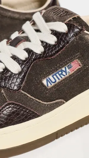 AUTRY Medalist Low Suede Sneakers - Mustang/brown