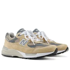 NEW BALANCE Made In Usa 992 Sneakers - Beige/white