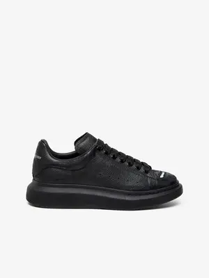 Alexander McQueen Oversized Sneaker In Grainy Leather - Black