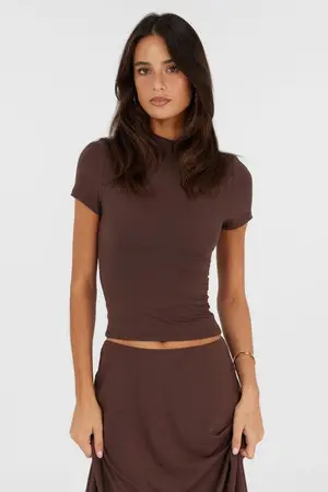 SASHA THERESE Madeleine Mock Neck T-shirt - Chocolate