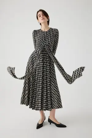 EXQUISE Ayanne Knit Midi Dress
