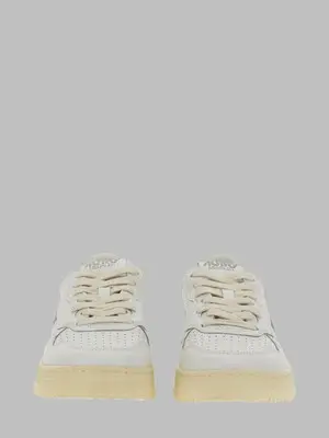 AUTRY Medalist Low Top Sneakers - White