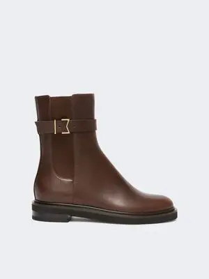 Max Mara Leather Chelsea Boots