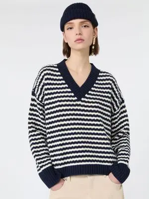 Max Mara Loose Jumper In Wool Yarn