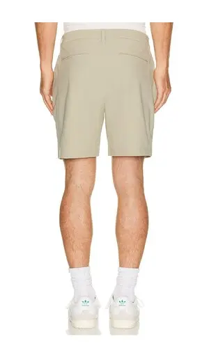 Vuori Meta 6 Short In Cream