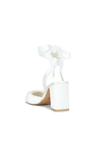 Dolce Vita Tisha Pump In White